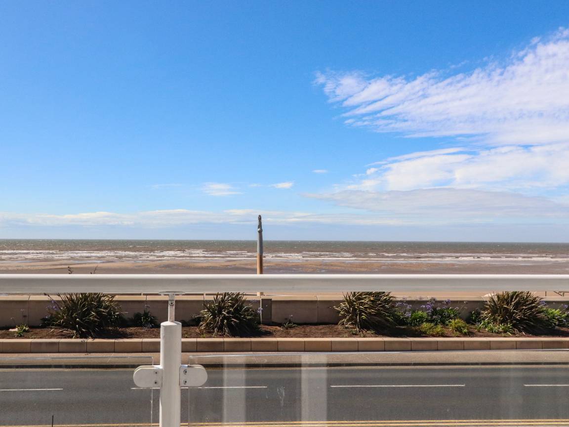 Cottage ∙ 3 Bedrooms ∙ 6 Guests - Blackpool