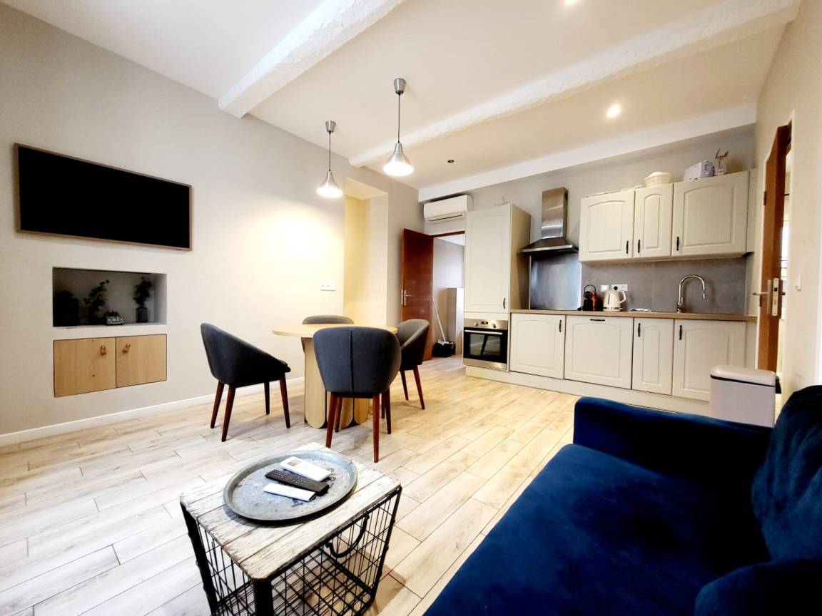 50 M² Appartement ∙ 2 Chambres ∙ 4 Personnes - ibis Styles Antibes