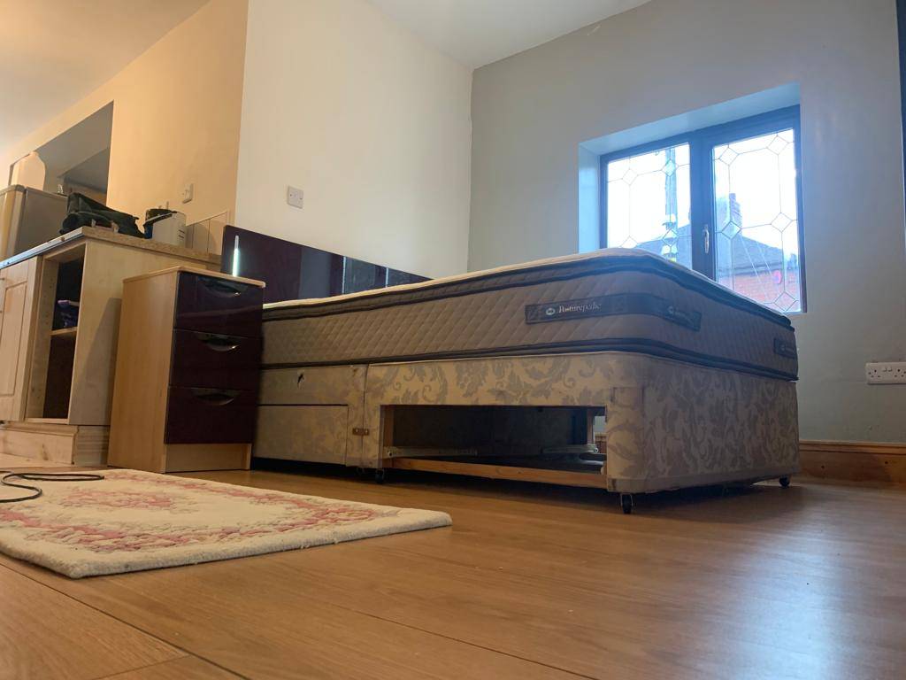 110 M² Apartment ∙ 1 Bedroom ∙ 4 Guests - Stoke-on-Trent