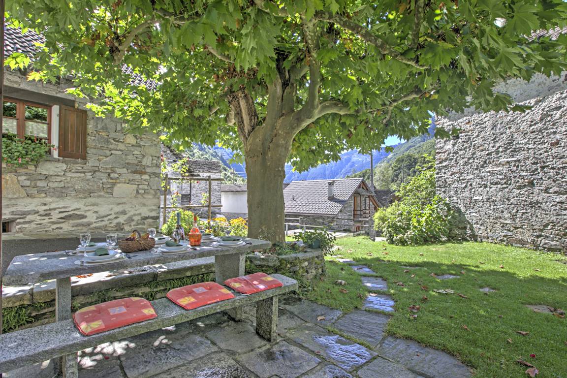 110 M² Chalet ∙ 3 Schlafzimmer ∙ 9 Gäste - Verzasca