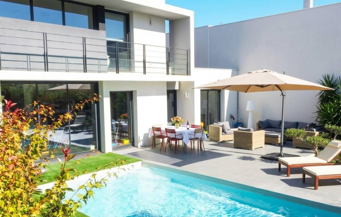 130 M² Maison De Vacances ∙ 4 Chambres ∙ 8 Personnes - Perpignan