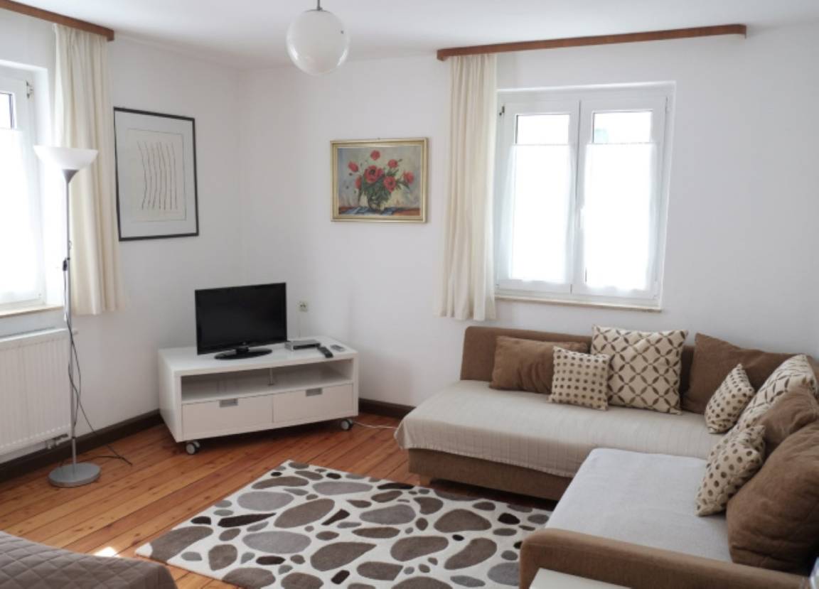 Ferienwohnung ∙ 3 Schlafzimmer ∙ 4 Gäste - Gerolzhofen