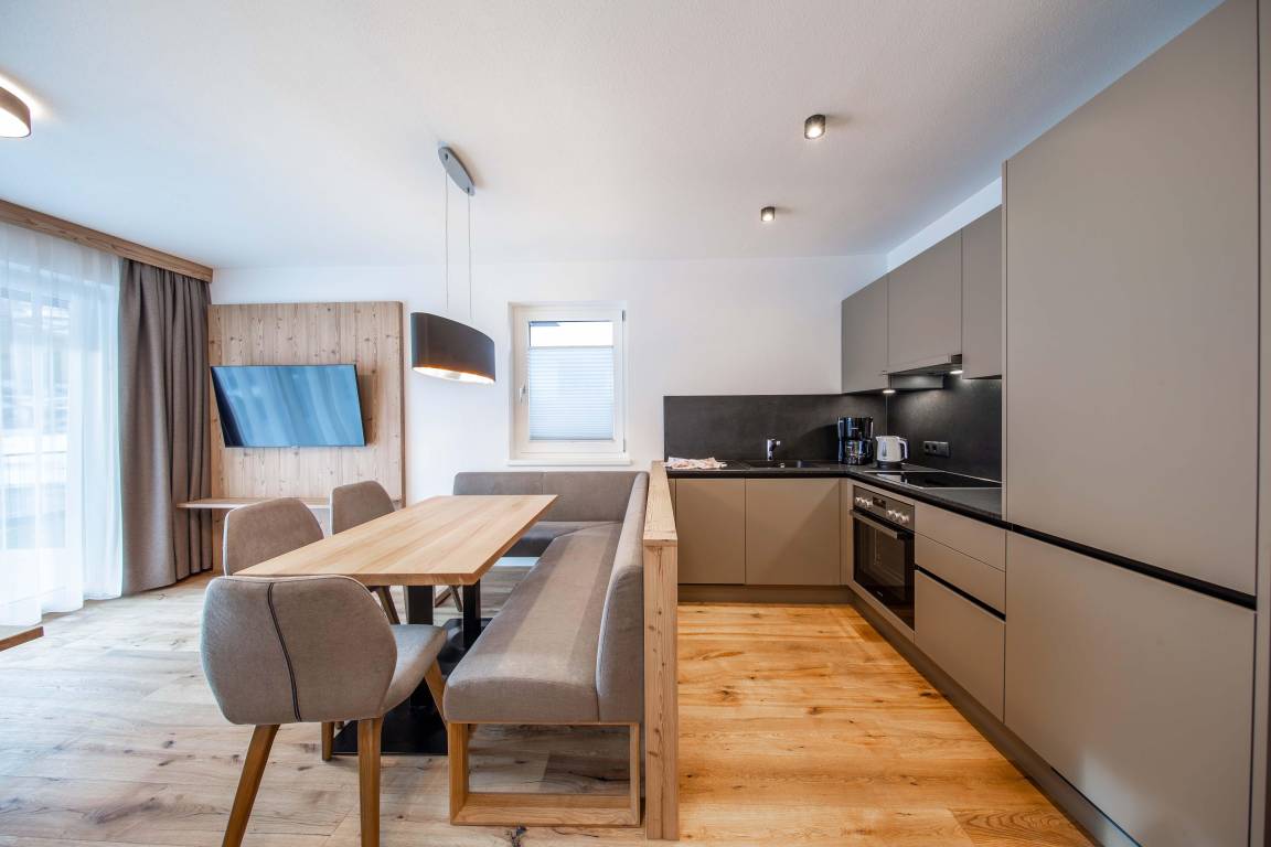 61 M² Appartement ∙ 2 Slaapkamers ∙ 6 Gasten - Hochsölden