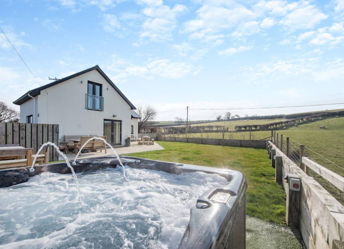 Cottage ∙ 4 Bedrooms ∙ 8 Guests - Aberaeron