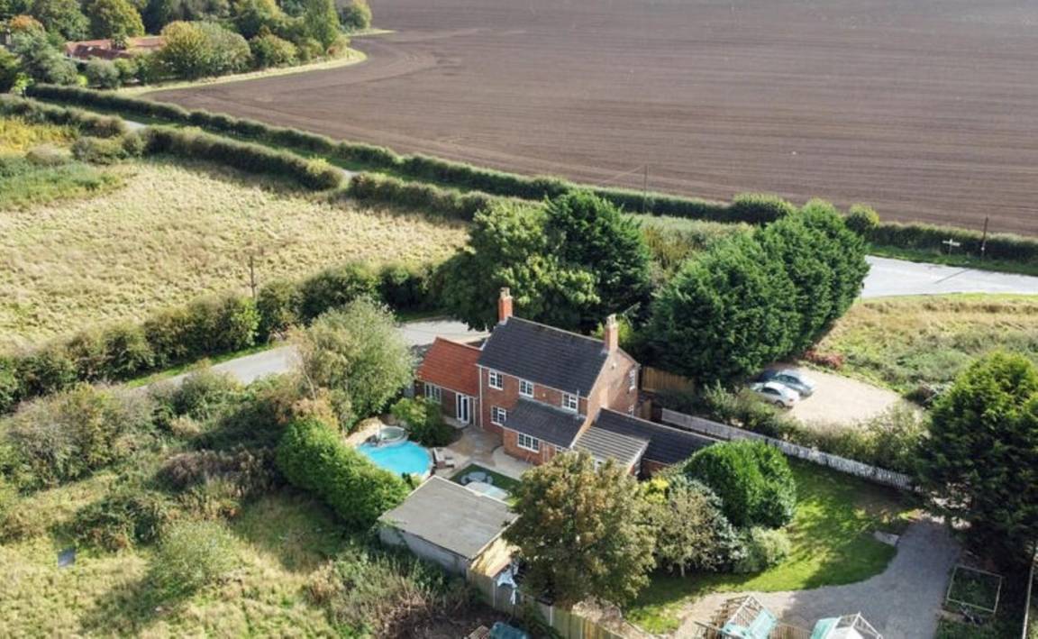 Cottage ∙ 5 Bedrooms ∙ 10 Guests - Woodhall Spa