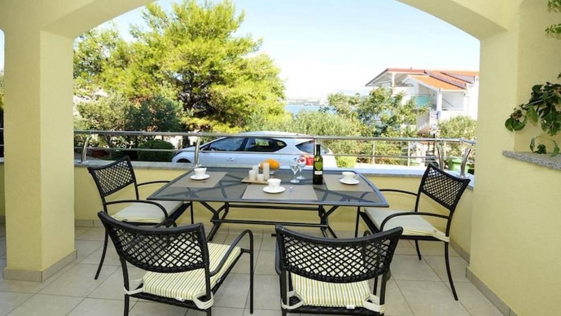 65 M² Ferienwohnung ∙ 2 Schlafzimmer ∙ 5 Gäste - Okrug Gornji