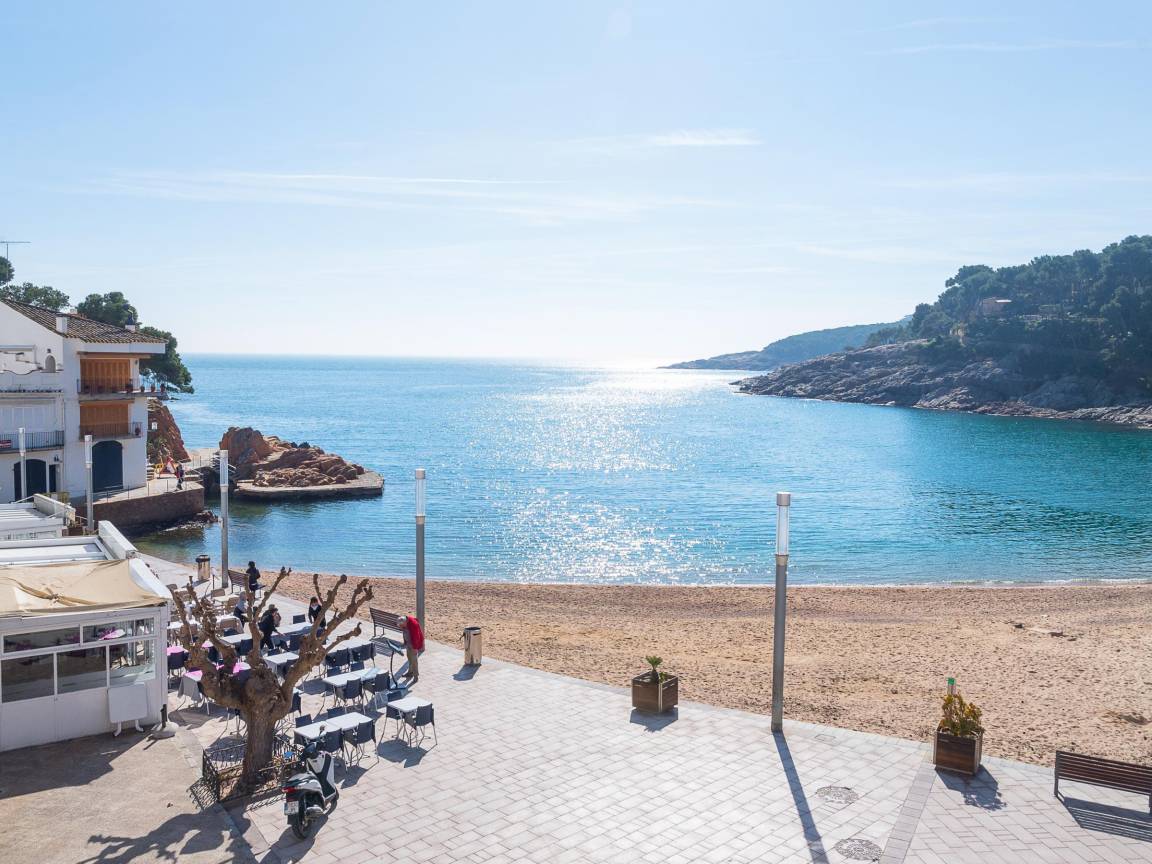 84 M² Apartment ∙ 3 Bedrooms ∙ 6 Guests - Begur