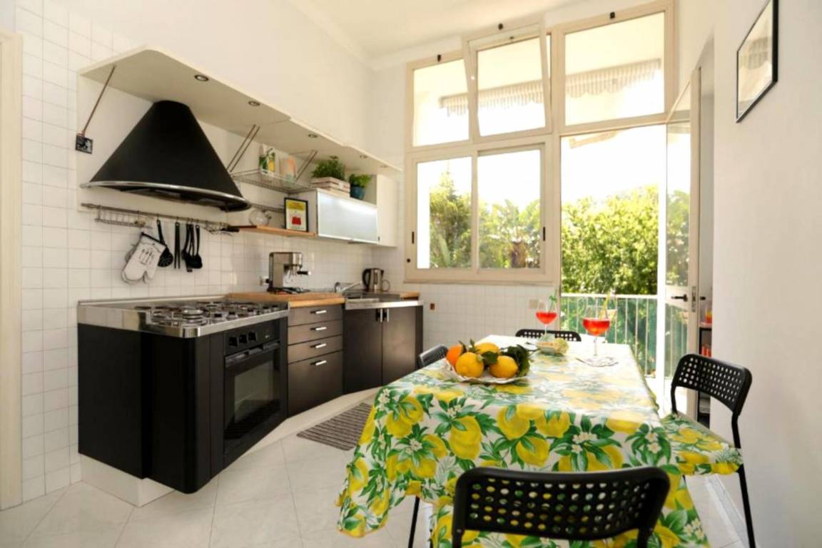 80 M² Apartamento ∙ 2 Habitaciones ∙ 6 Huéspedes - Sorrento
