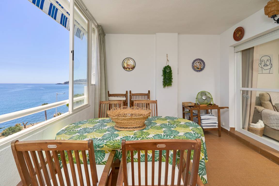 112 M² Apartment ∙ 2 Bedrooms ∙ 5 Guests - Almuñécar