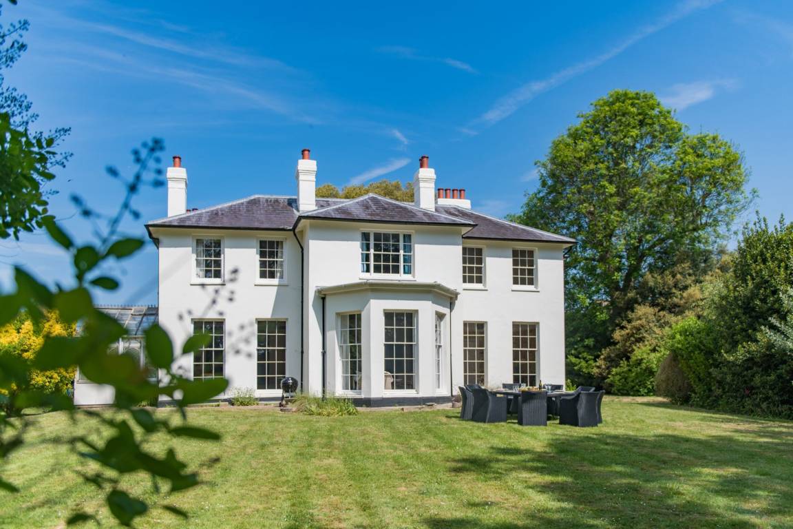 Cottage ∙ 6 Bedrooms ∙ 14 Guests - Dymchurch