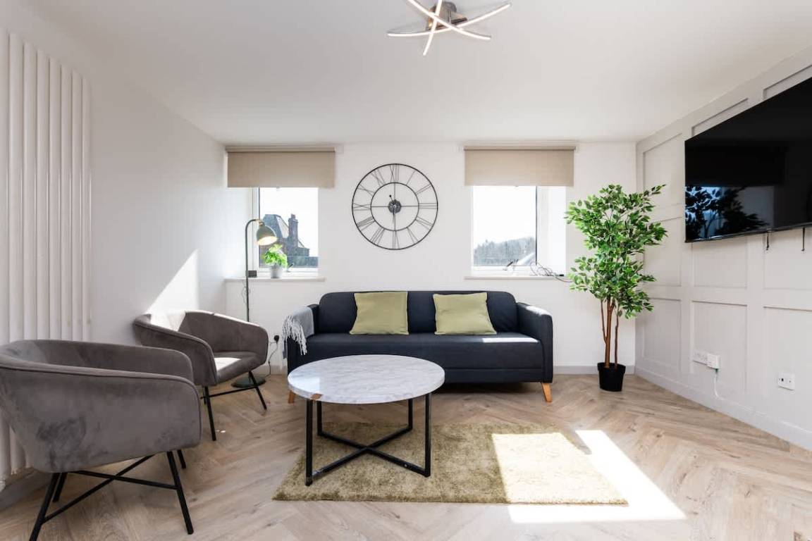 152 M² Apartment ∙ 5 Bedrooms ∙ 7 Guests - Melrose