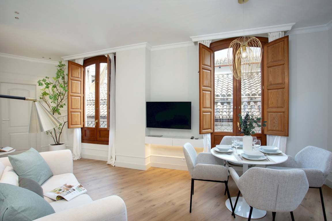 80 M² Apartamento ∙ 2 Habitaciones ∙ 4 Huéspedes - Granada