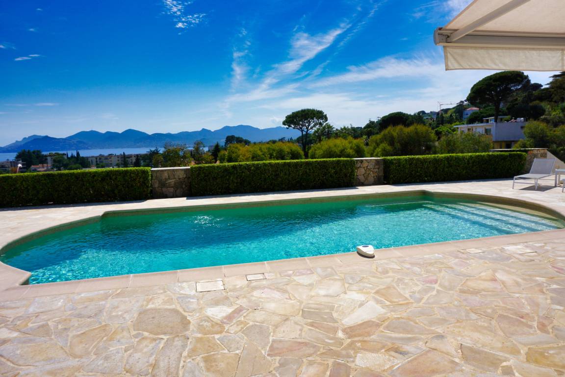 300 M² Villa ∙ 6 Chambres ∙ 12 Personnes - Le Cannet