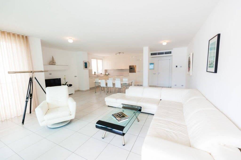 Ferienwohnung ∙ 4 Schlafzimmer ∙ 8 Gäste - Cannobio