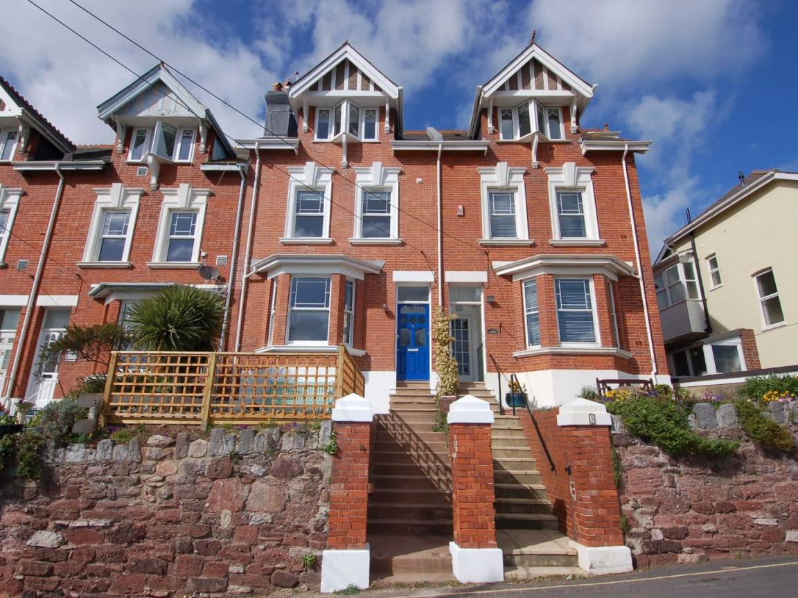 Cottage ∙ 5 Bedrooms ∙ 12 Guests - Dawlish Warren