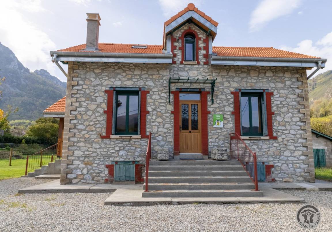 80 M² Gîte ∙ 1 Chambre ∙ 2 Personnes - Tarascon-sur-Ariège