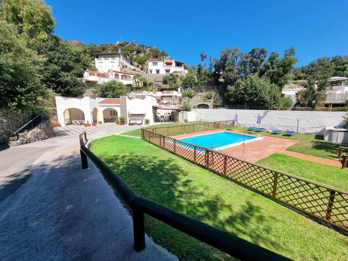 2000 M² Villa ∙ 2 Slaapkamers ∙ 6 Gasten - Forio