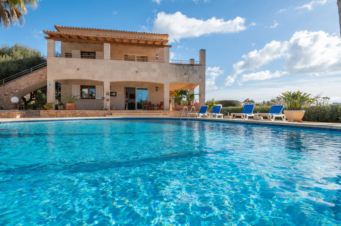 150 M² Ferienwohnung ∙ 2 Schlafzimmer ∙ 4 Gäste - Santanyí