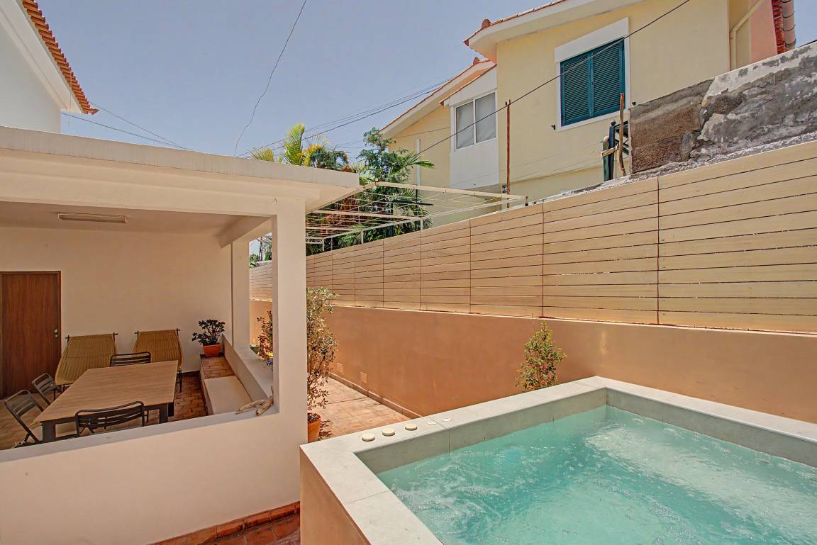 190 M² Ferienhaus ∙ 4 Schlafzimmer ∙ 8 Gäste - Funchal
