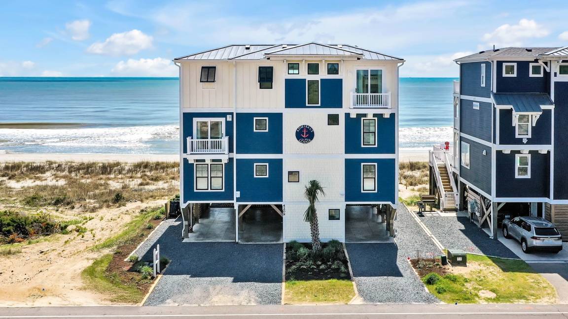 House ∙ 13 Bedrooms ∙ 38 Guests - Holden Beach, NC