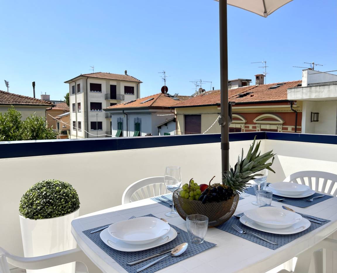 60 M² Apartamento ∙ 2 Quartos ∙ 6 Hóspedes - Viareggio
