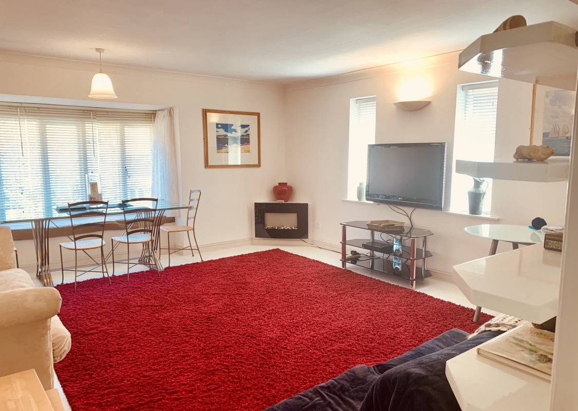 Apartment ∙ 2 Bedrooms ∙ 3 Guests - Lymington