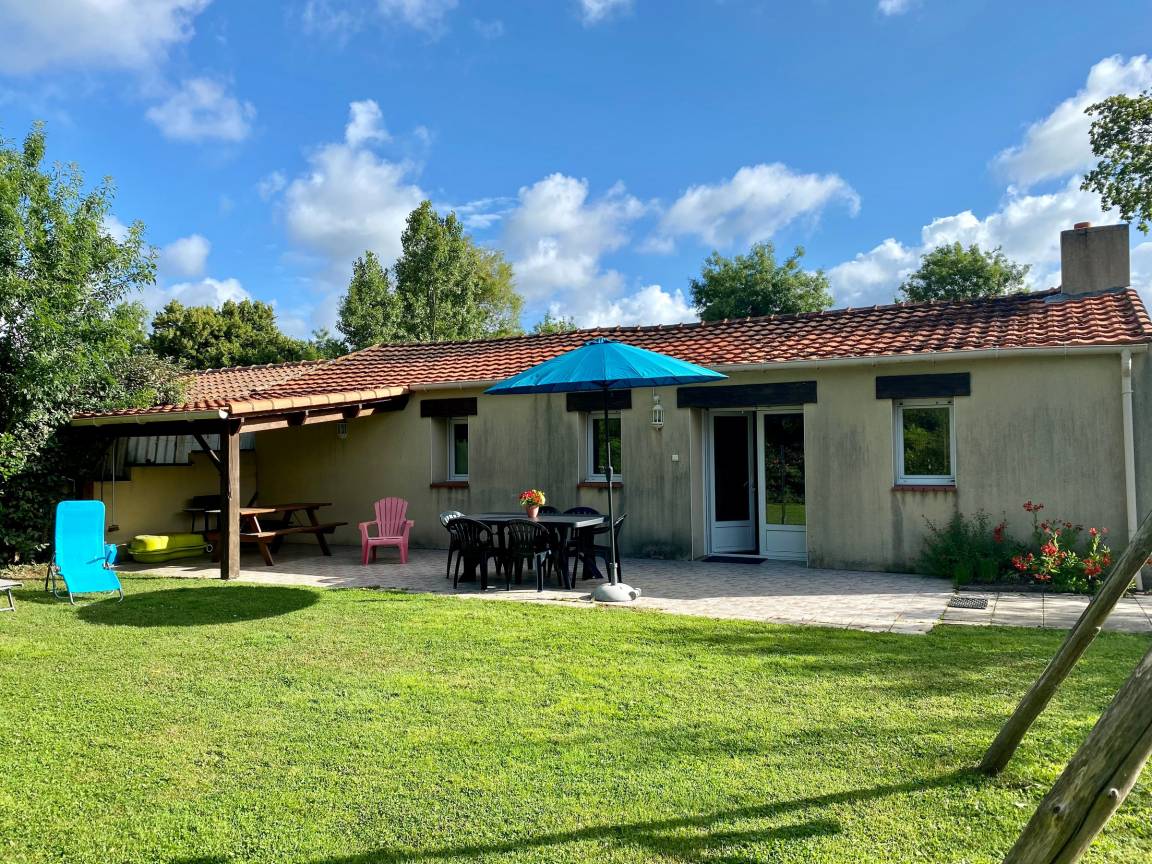 70 M² Cottage ∙ 2 Chambres ∙ 5 Personnes - Saint-Étienne-de-Montluc