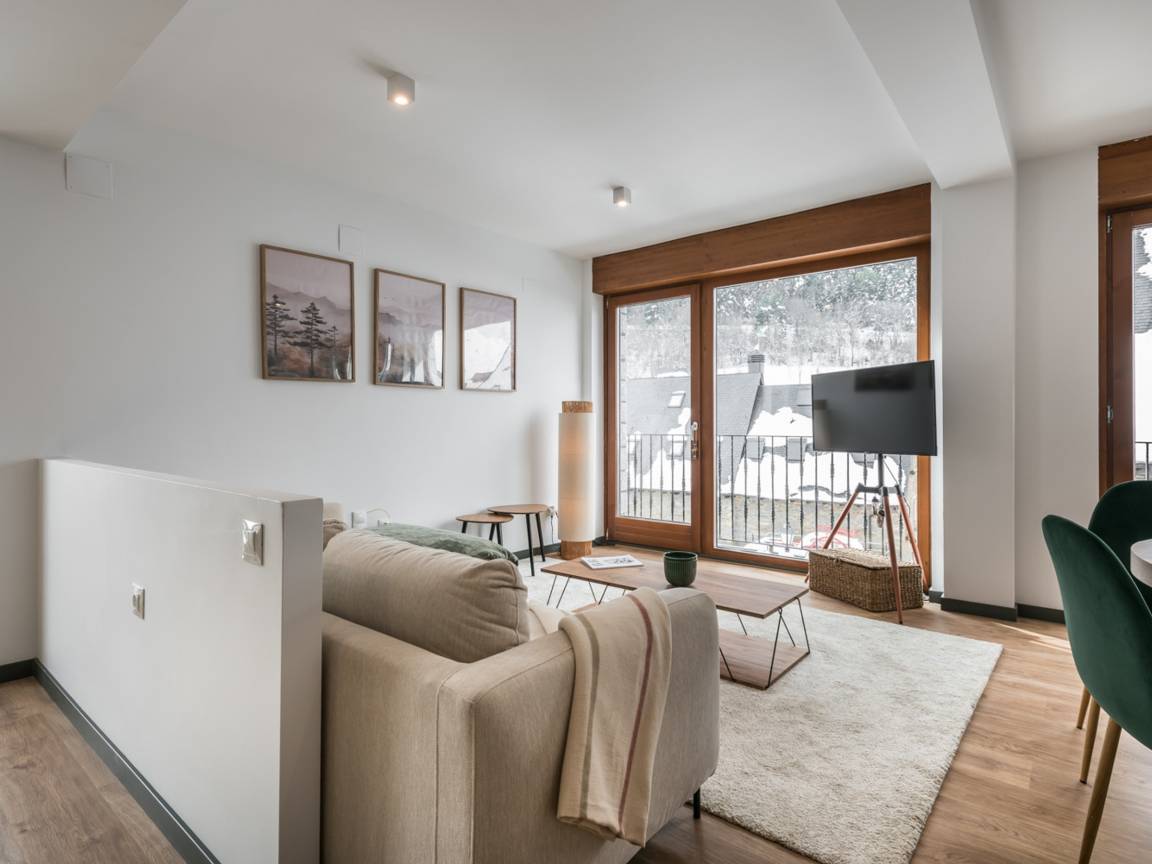 70 M² Apartamento ∙ 2 Habitaciones ∙ 6 Huéspedes - Salardú