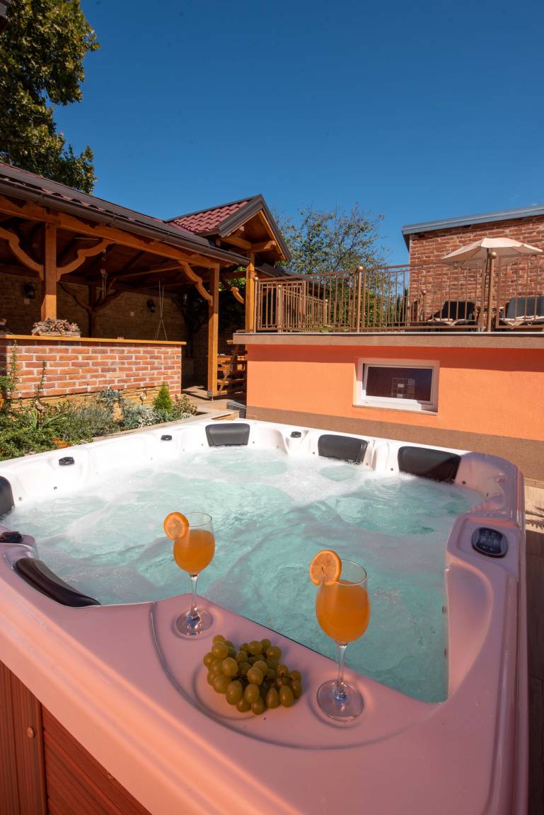 85 M² House ∙ 2 Bedrooms ∙ 8 Guests - Daruvár