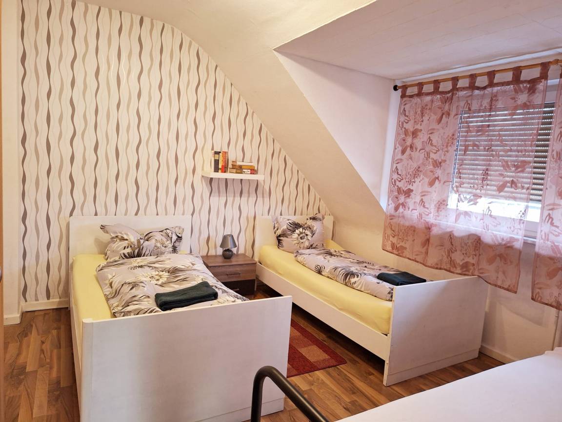 60 M² Condo ∙ 2 Bedrooms ∙ 6 Guests - Korschenbroich