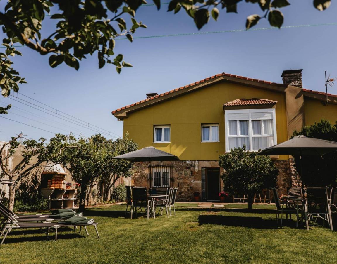 250 M² Casa ∙ 5 Habitaciones ∙ 14 Huéspedes - Cantabria