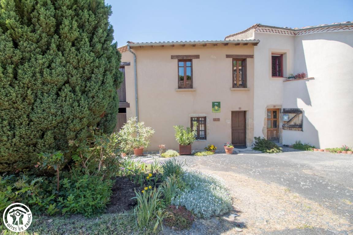 70 M² Gîte ∙ 2 Chambres ∙ 4 Personnes - Issoire