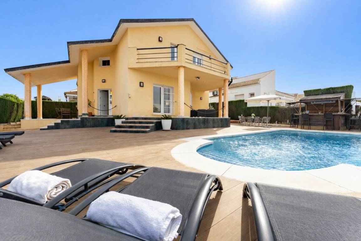 500 M² Villa ∙ 4 Habitaciones ∙ 10 Huéspedes - Mollina