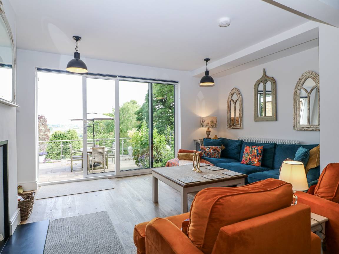 Cottage ∙ 3 Bedrooms ∙ 6 Guests - Derby