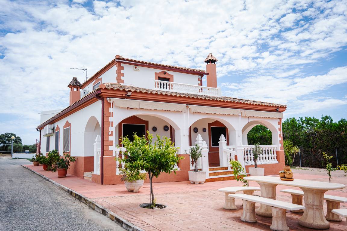 200 M² Casa ∙ 6 Habitaciones ∙ 34 Huéspedes - La Carlota