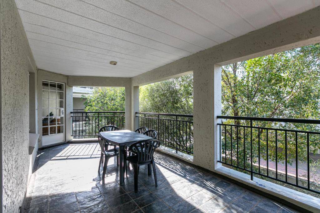 150 M² Apartment ∙ 3 Bedrooms ∙ 5 Guests - Sandton