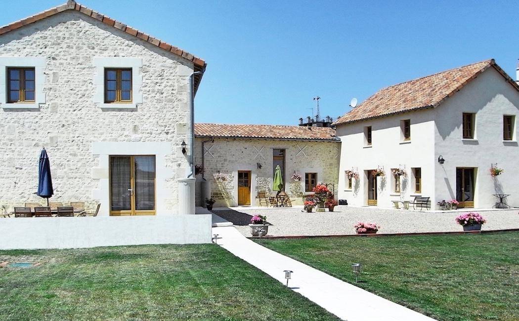 260 M² Maison De Vacances ∙ 6 Chambres ∙ 16 Personnes - Montreuil-Bellay