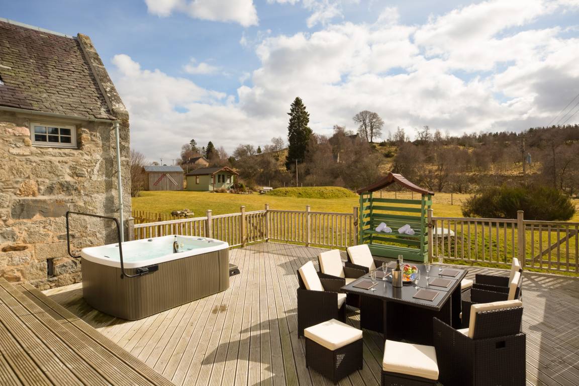 220 M² Cottage ∙ 4 Bedrooms ∙ 8 Guests - Moray