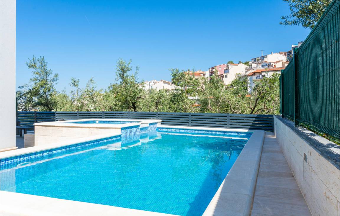 50 M² Apartment ∙ 2 Bedrooms ∙ 4 Guests - Podstrana
