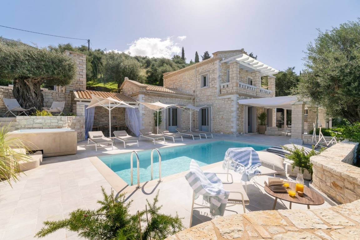 Villa ∙ 8 Schlafzimmer ∙ 16 Gäste - Saranda