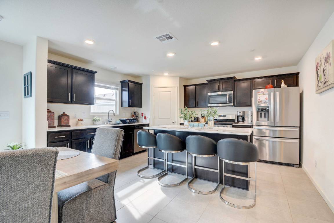 237 M² House ∙ 4 Bedrooms ∙ 12 Guests - Merced, CA