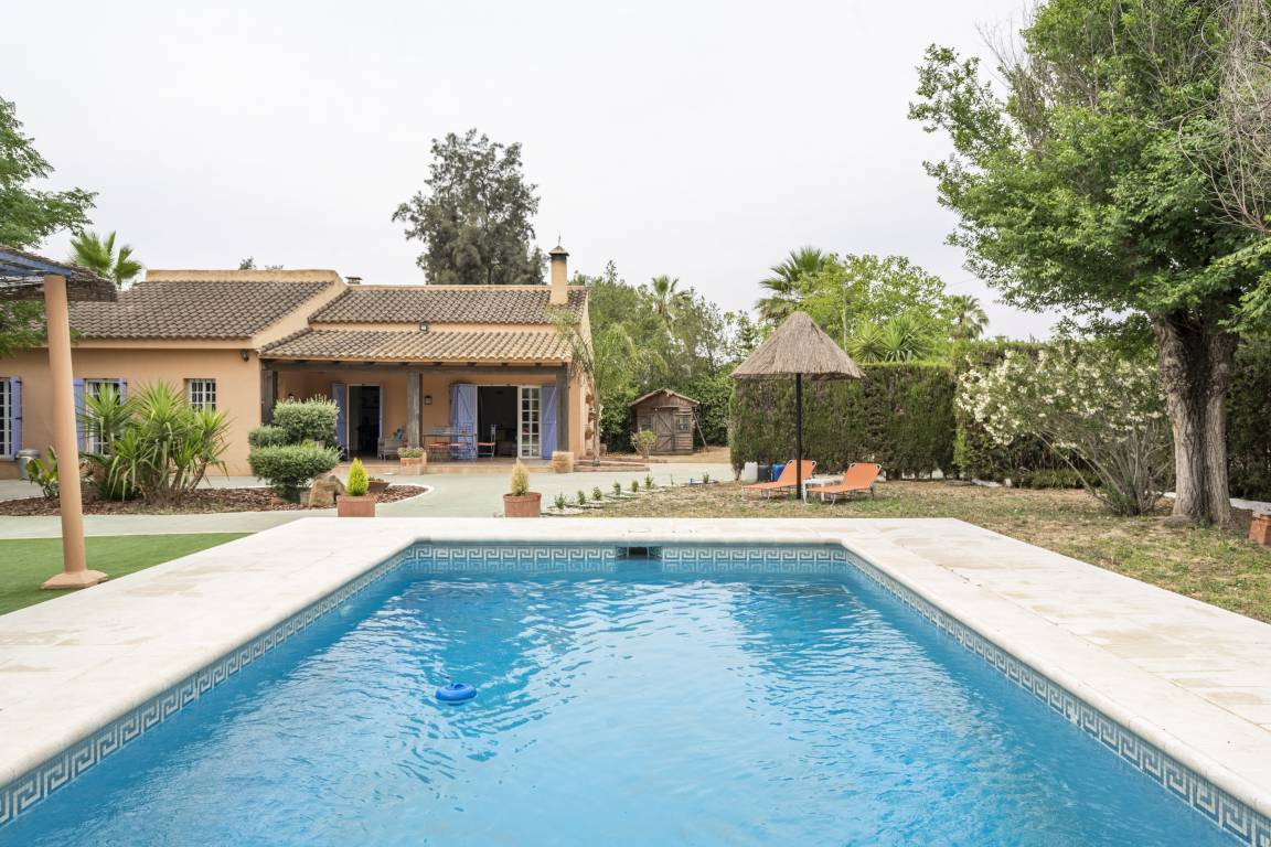150 M² Villa ∙ 3 Habitaciones ∙ 6 Huéspedes - Brenes