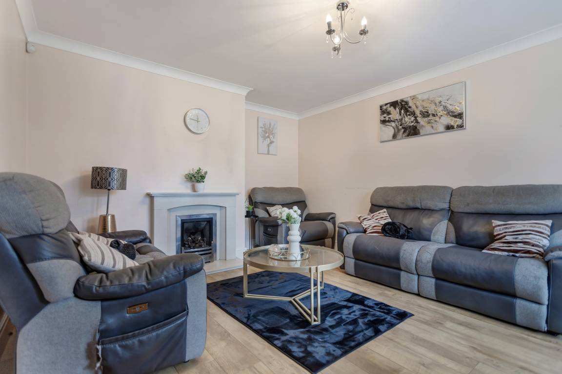 75 M² House ∙ 3 Bedrooms ∙ 6 Guests - Basildon