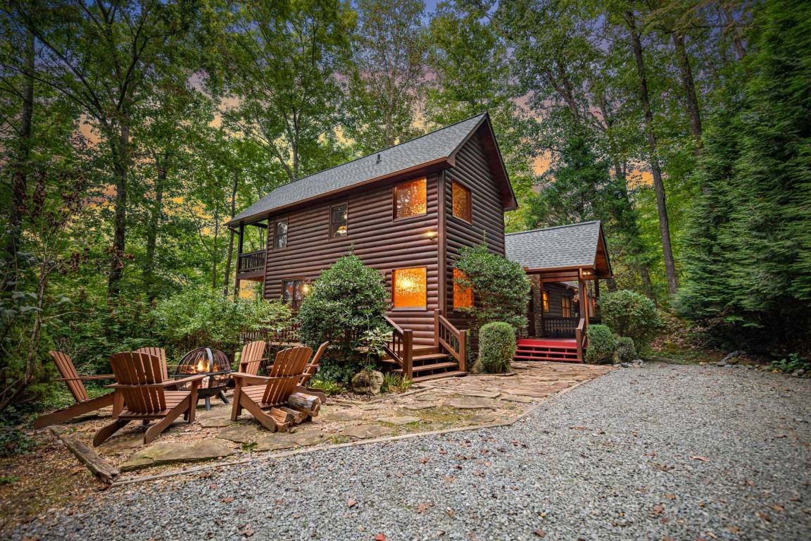 Cabin ∙ 3 Bedrooms ∙ 8 Guests - Mineral Bluff, GA