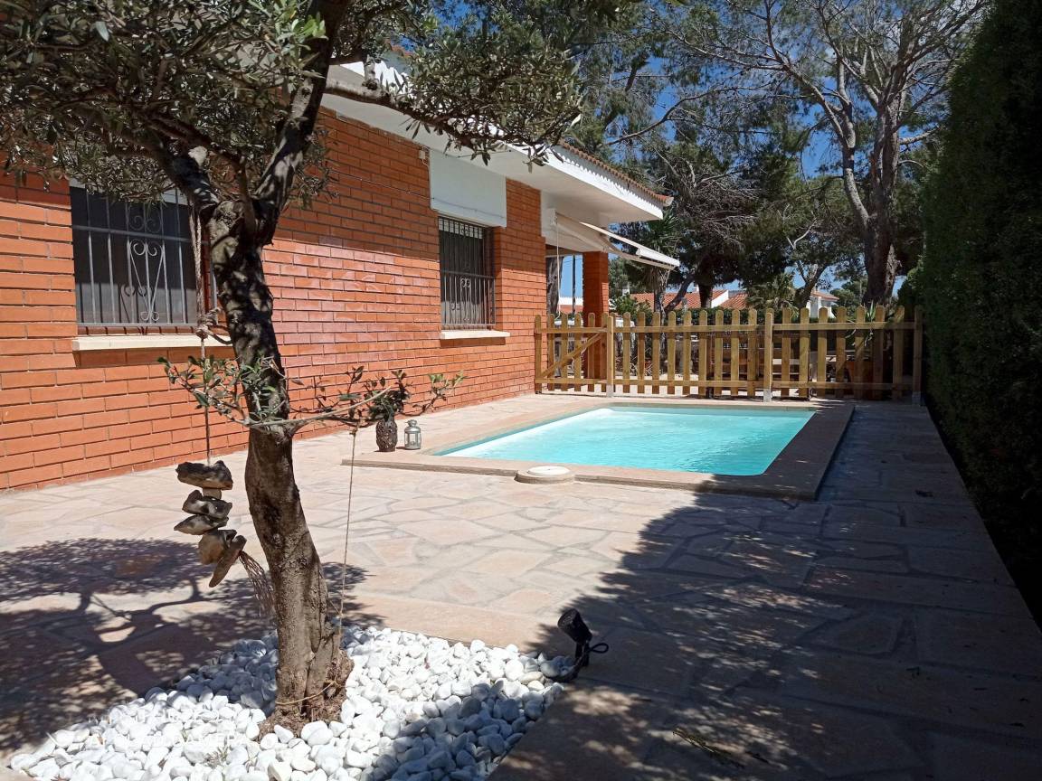 140 M² Casa Rural ∙ 4 Habitaciones ∙ 8 Huéspedes - Miami Playa