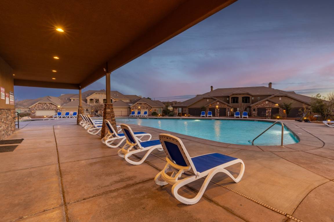 House ∙ 3 Bedrooms ∙ 10 Guests - Washington, UT