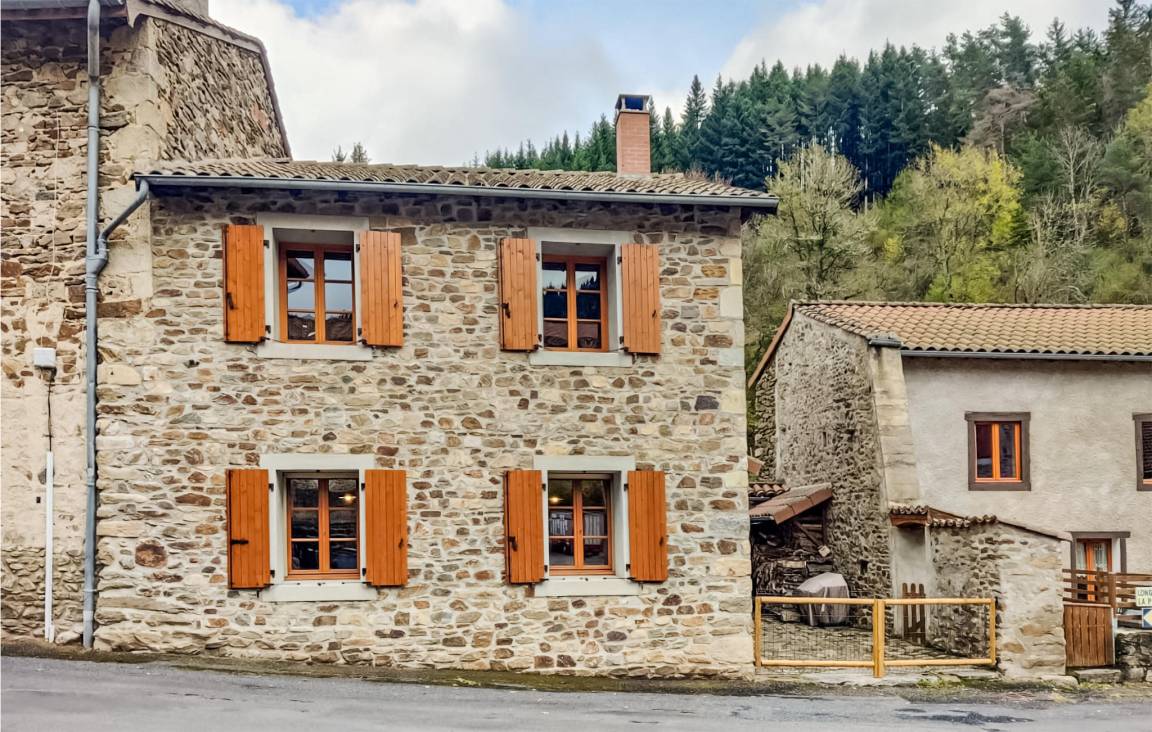 93 M² Maison De Vacances ∙ 3 Chambres ∙ 7 Personnes - Brioude