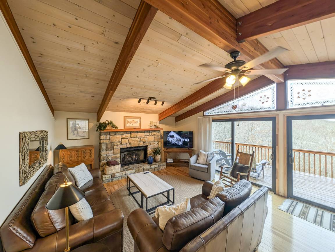 255 M² Cabin ∙ 4 Bedrooms ∙ 13 Guests - Beech Mountain, NC