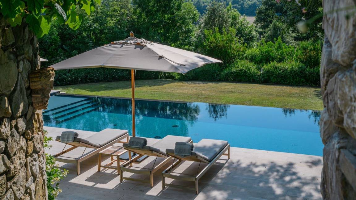 585 M² Villa ∙ 8 Schlafzimmer ∙ 16 Gäste - Bolsena