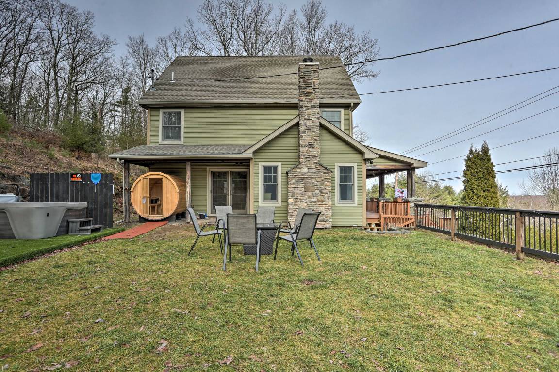 248 M² House ∙ 4 Bedrooms ∙ 12 Guests - Fairview Lake, PA